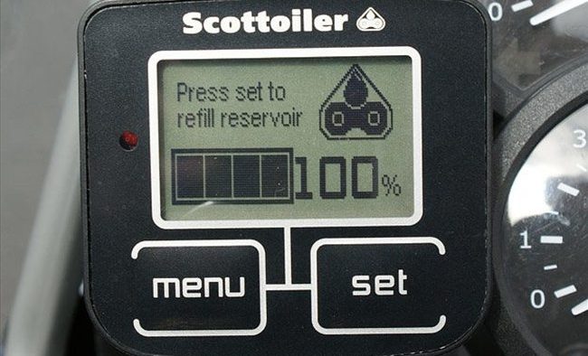 Scottoiler eSystem Motorcycle Chain Oiler review and installation on ...