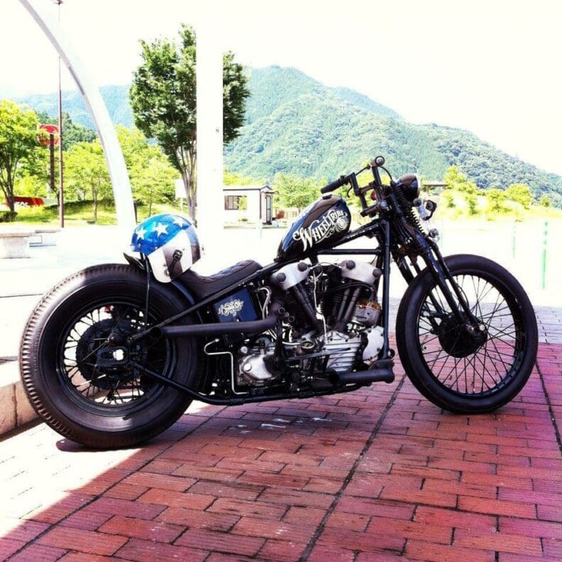 Renewal Twin Shooter built by Motorcycles Den of Japan