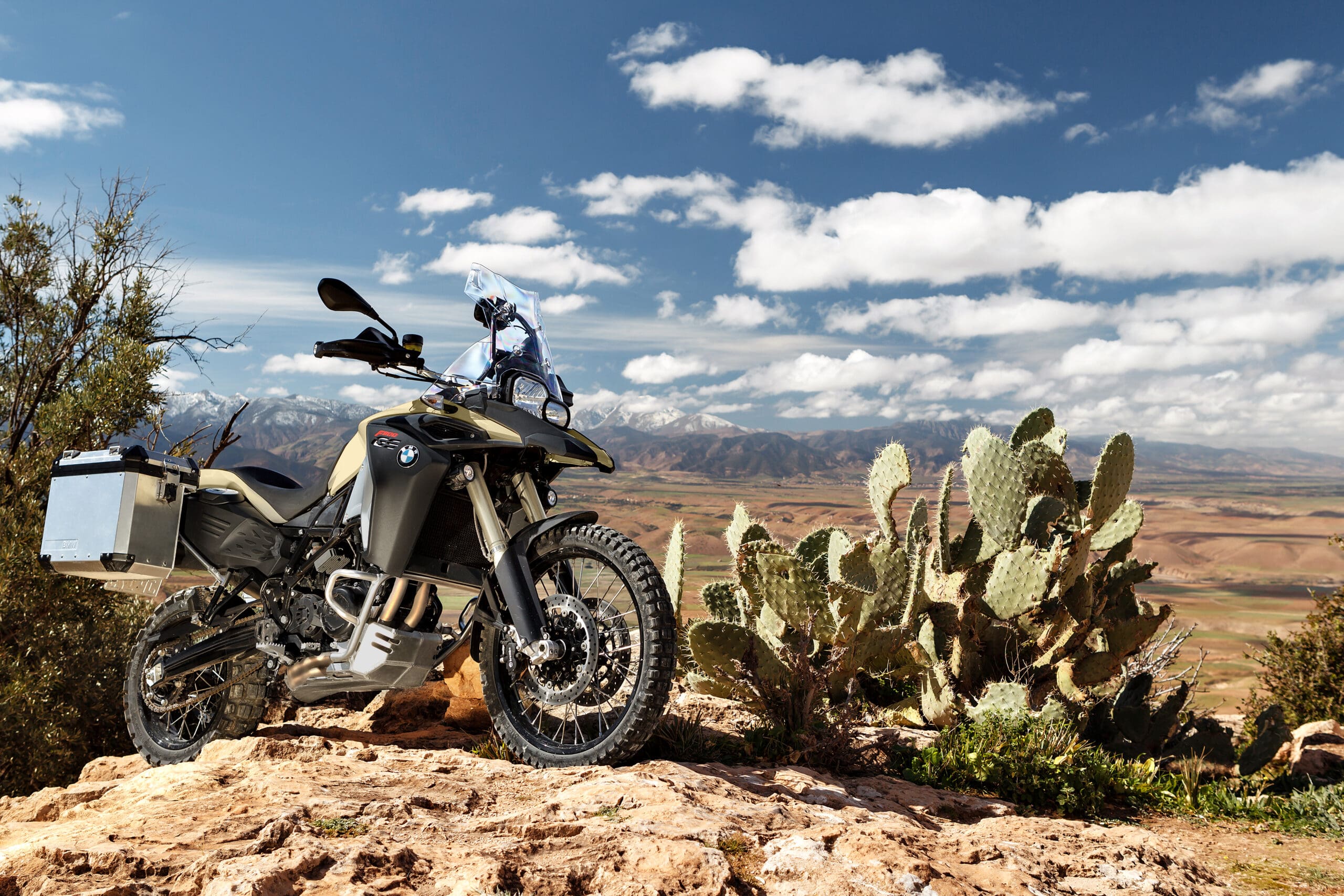 Supertanker BMW F 800 GS adventure bike - webBikeWorld