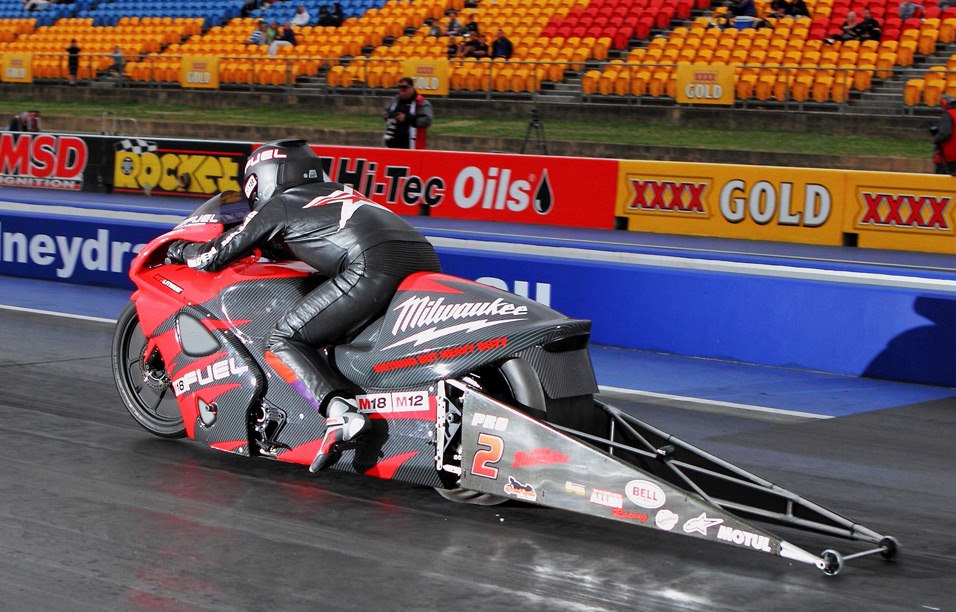 Go drag racing - webBikeWorld