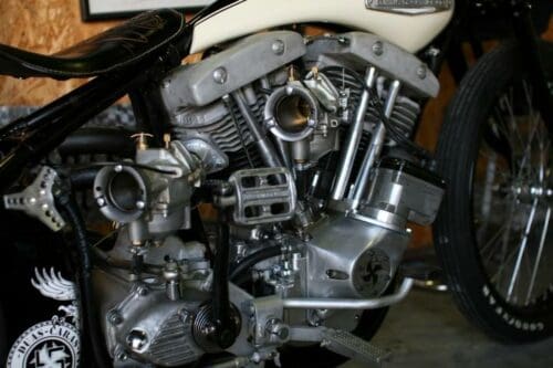 Dual Carb built by Duas Caras Cycles of Japan