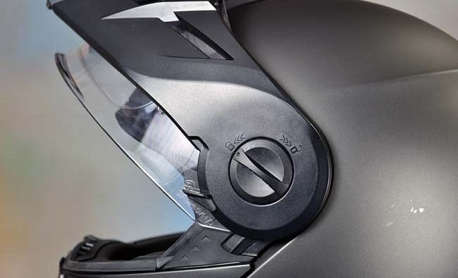 SCHUBERTH E1 Review - webBikeWorld
