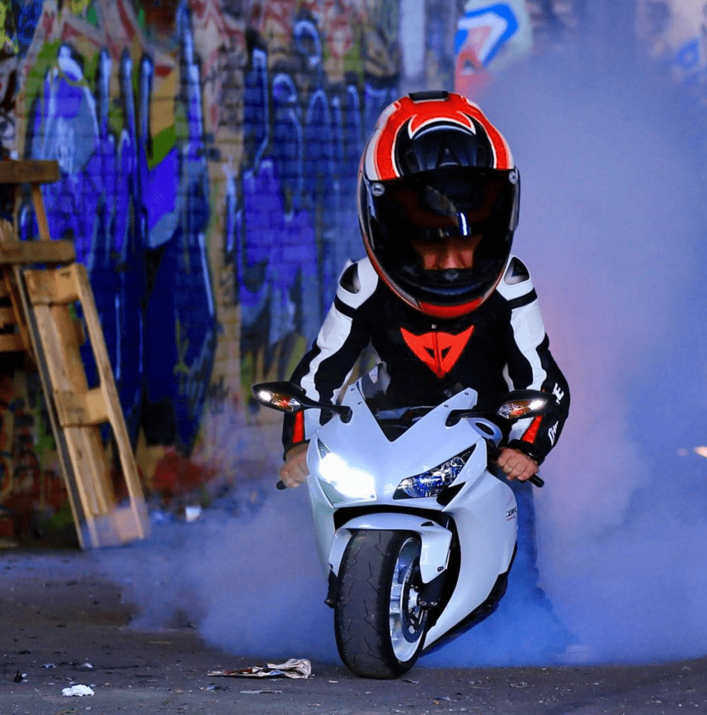 Badass Motorcycle Art by kohlenstofffasermonster - webBikeWorld