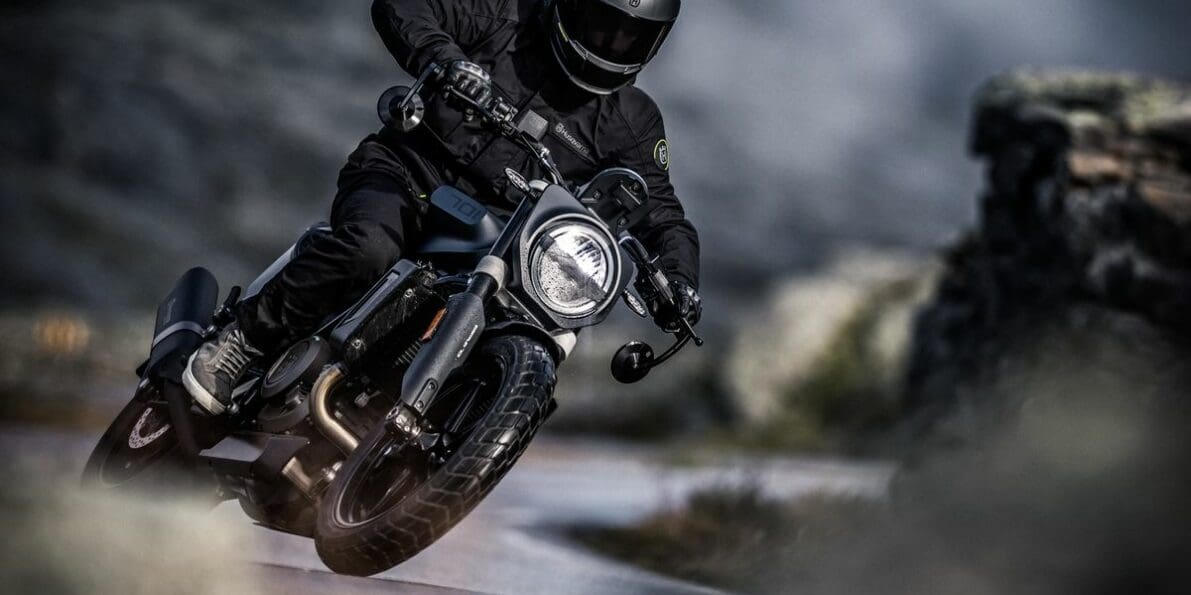 Husqvarna Vitpilen and Svartpilen Get Rekluse Semi-Automatic Clutch ...