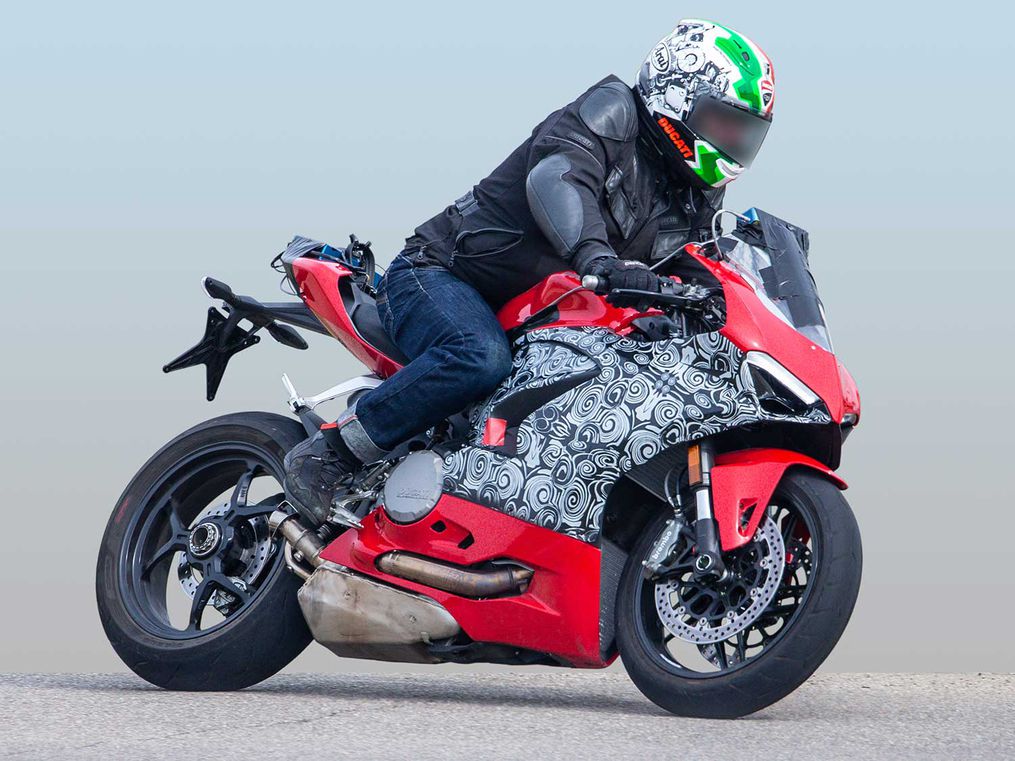 Here are Spy Shots of Ducati's New V-Twin - webBikeWorld