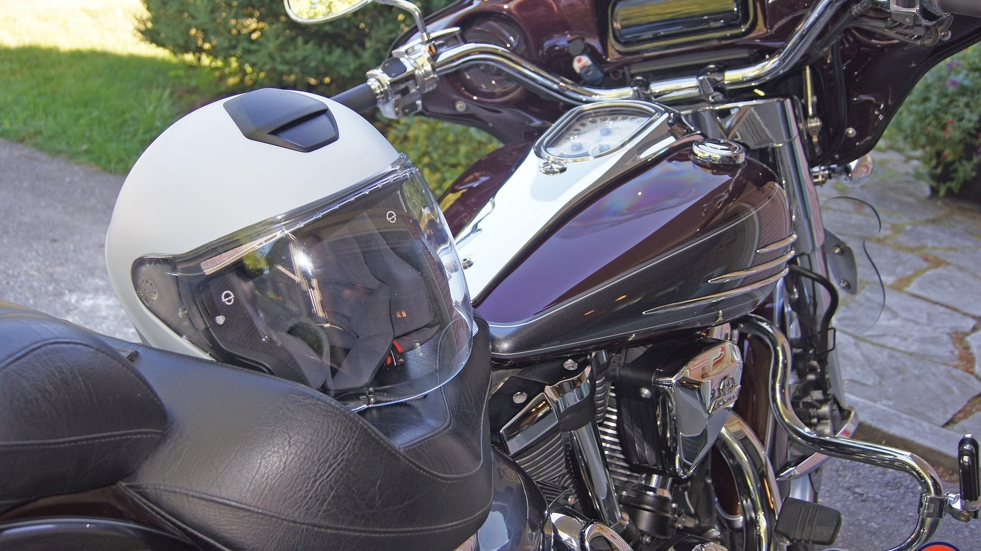 SCHUBERTH M1 PRO + SC1M: Modern Open Face & Integrated Electronics