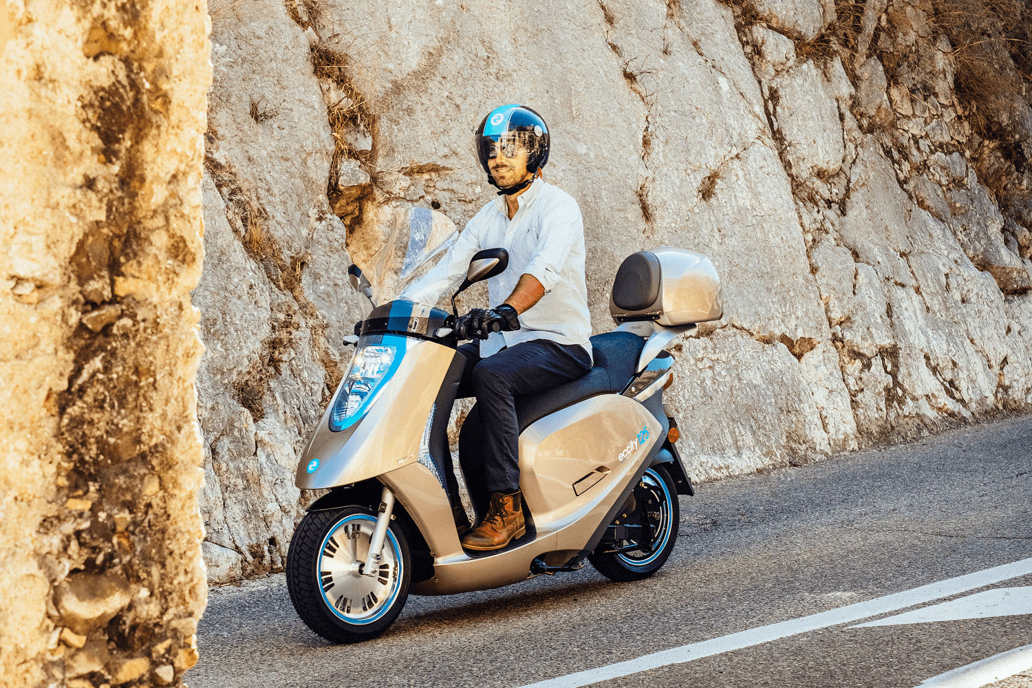 Eccity Motorcycles Offers Fancy Electric Scooters - webBikeWorld