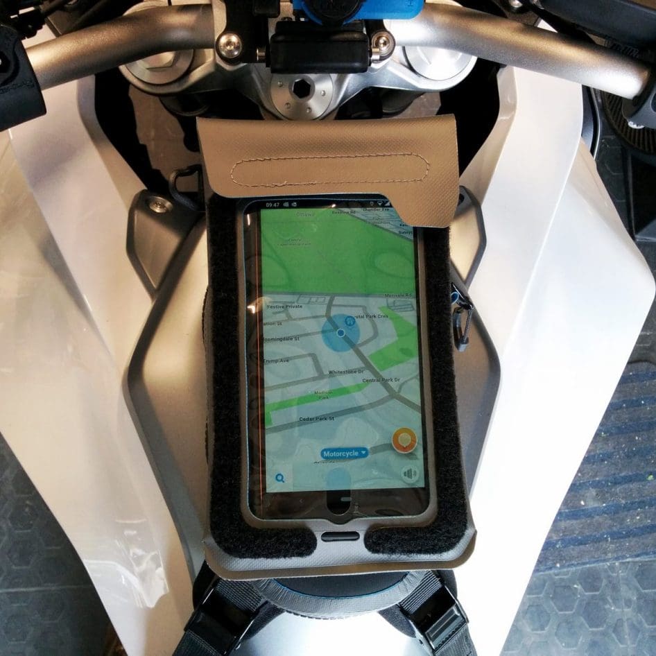 Mosko Moto Navigator Cell Phone Pocket Review - webBikeWorld