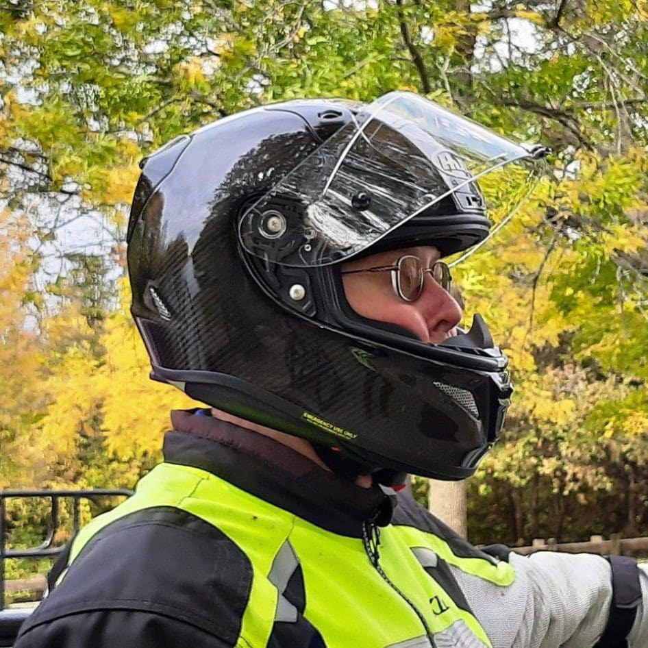 [Review] HJC RPHA 11 Pro Carbon Helmet with Smart HJC 20B BT Headset
