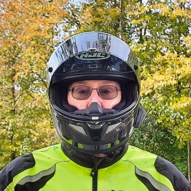 [Review] HJC RPHA 11 Pro Carbon Helmet with Smart HJC 20B BT Headset
