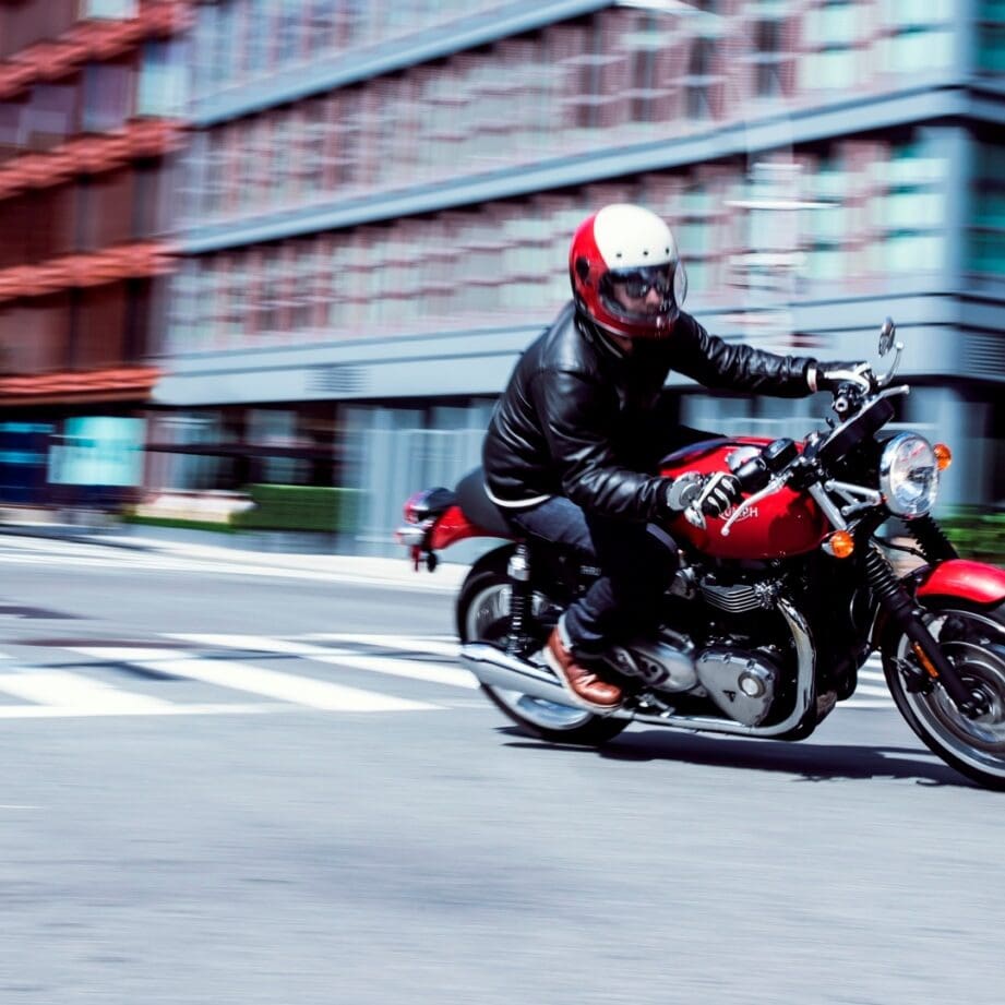 2021 Triumph Thruxton/Thruxton R [Specs, Features, Photos] | wBW