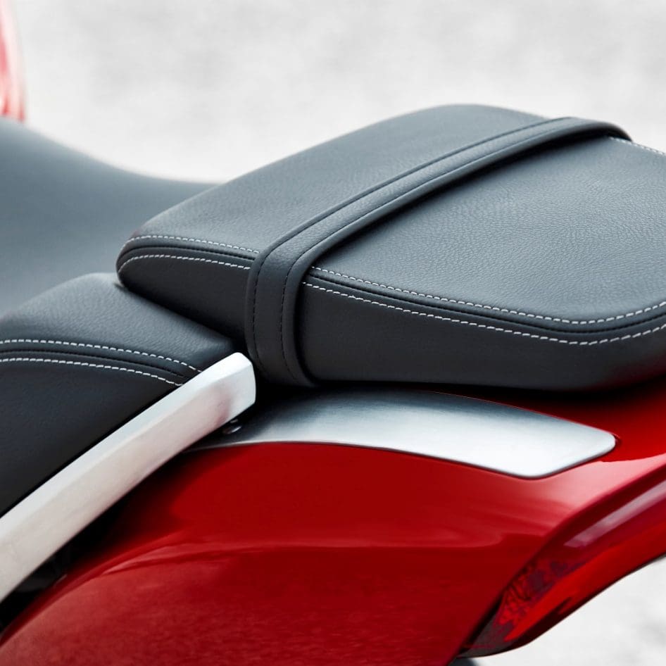 2021 Triumph Rocket 3 R [Specs, Features, Photos] | wBW