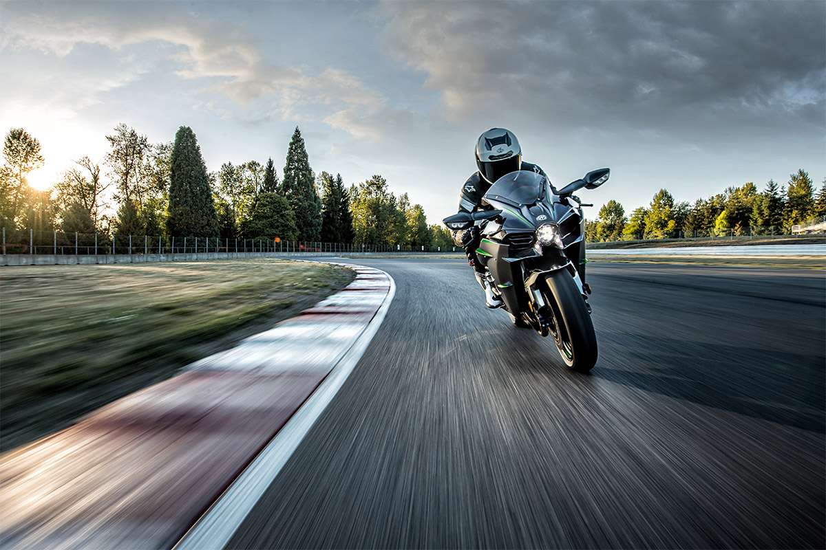 2021 Kawasaki Ninja H2 and H2 Carbon [Model Overview] – Robert's Adventure