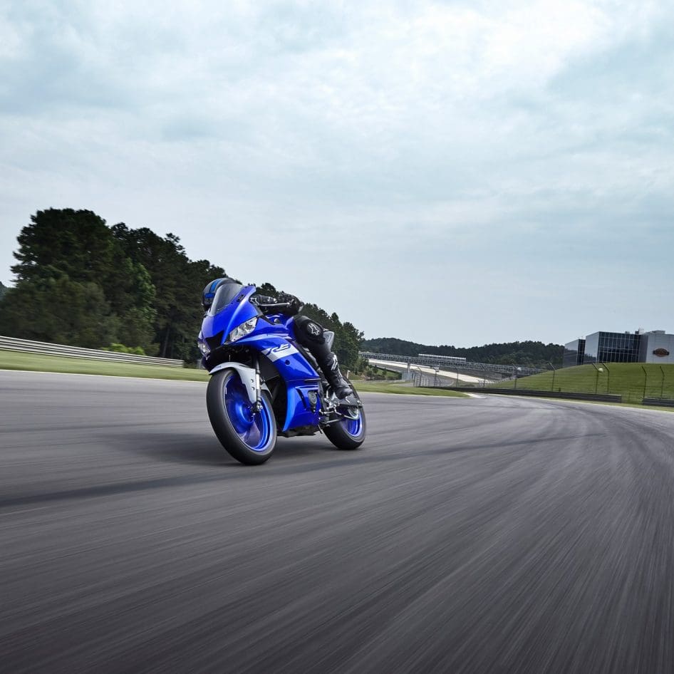 2021 Yamaha YZF-R3 and Monster Energy MotoGP YZF-R3 [Specs, Features ...
