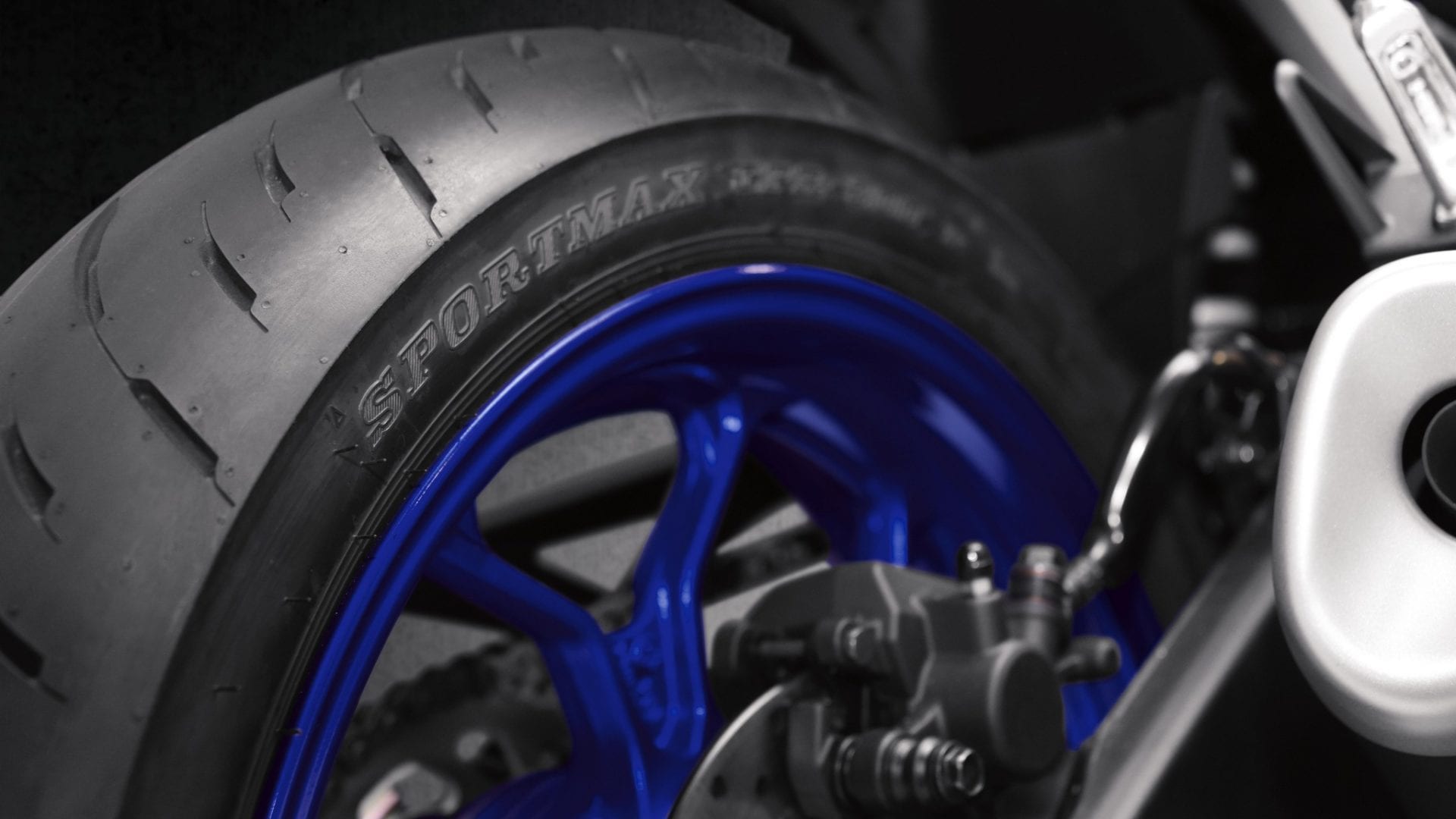 2021 Yamaha YZF-R3 and Monster Energy MotoGP YZF-R3 [Specs, Features ...