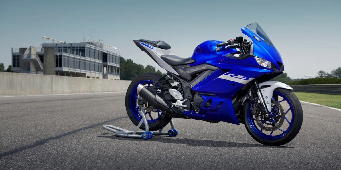 2021 Yamaha YZF-R3 and Monster Energy MotoGP YZF-R3 [Specs, Features ...