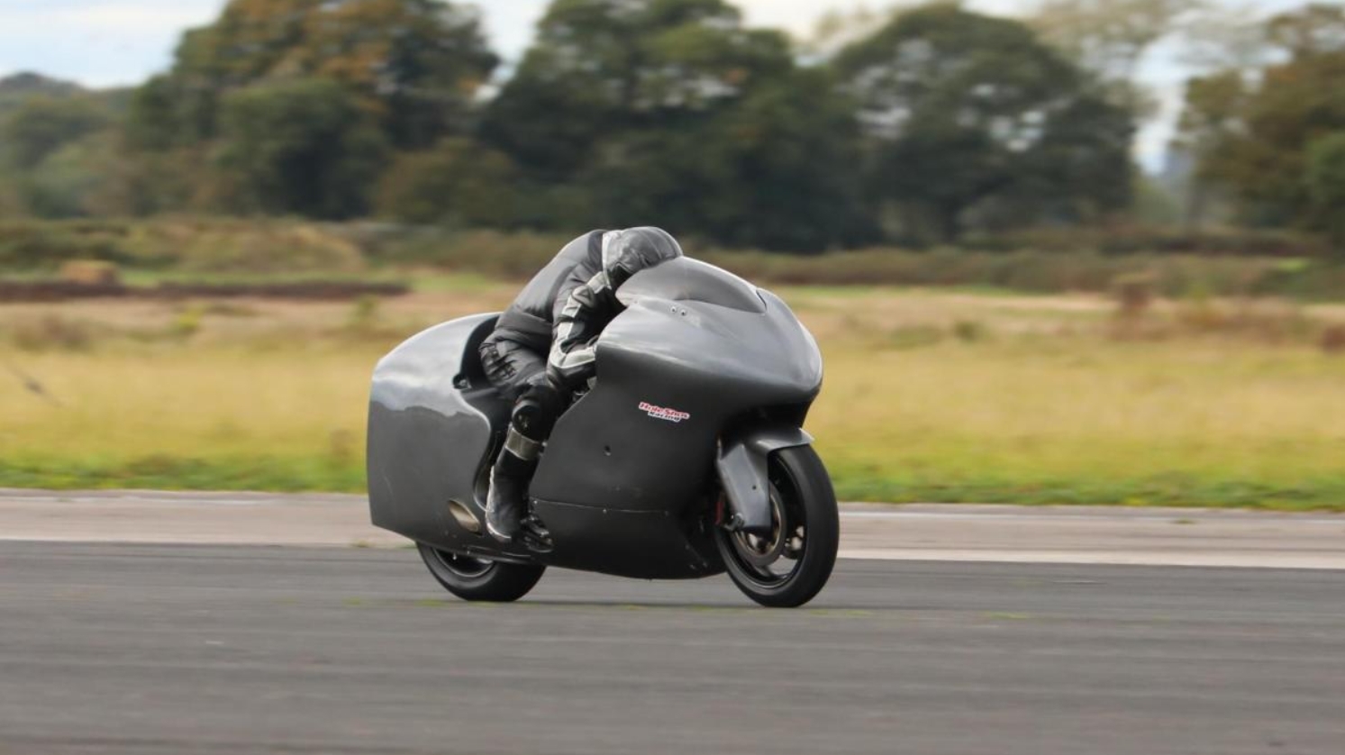 Isle Of Man TT Rider Guy Martin Continues His Pursuit Of The One Mile ...