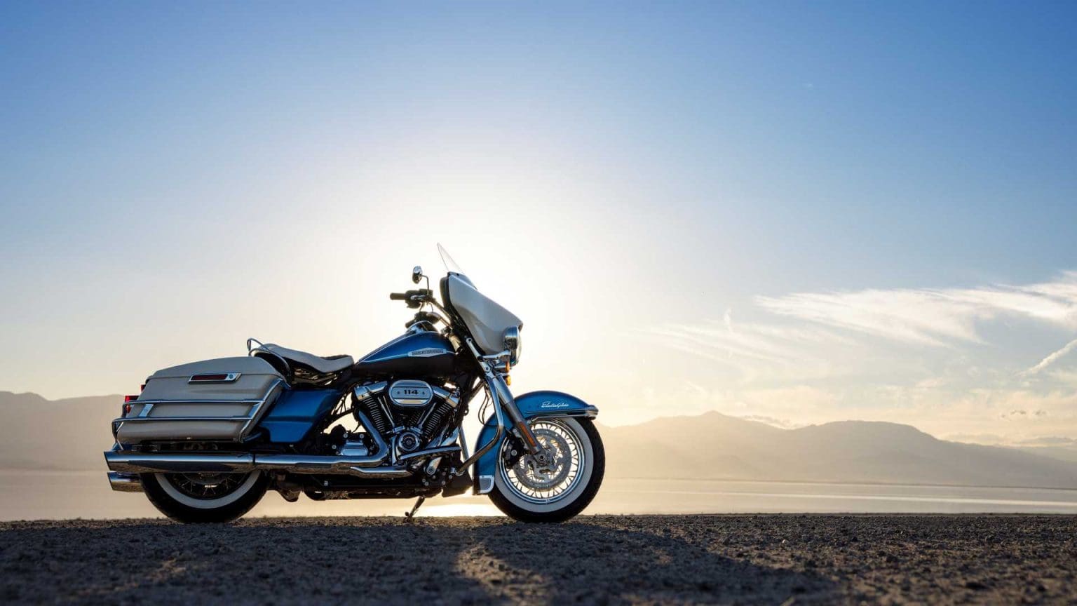 Harley-Davidson's 2021 Electra Glide Revival Is a Blast From the Past ...