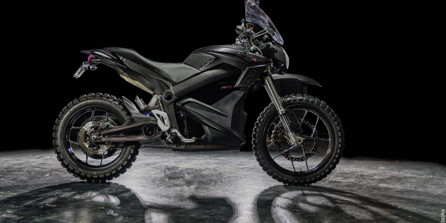 [REVIEW] 2017 Zero DSR - 600 Miles of Electric Fun - webBikeWorld