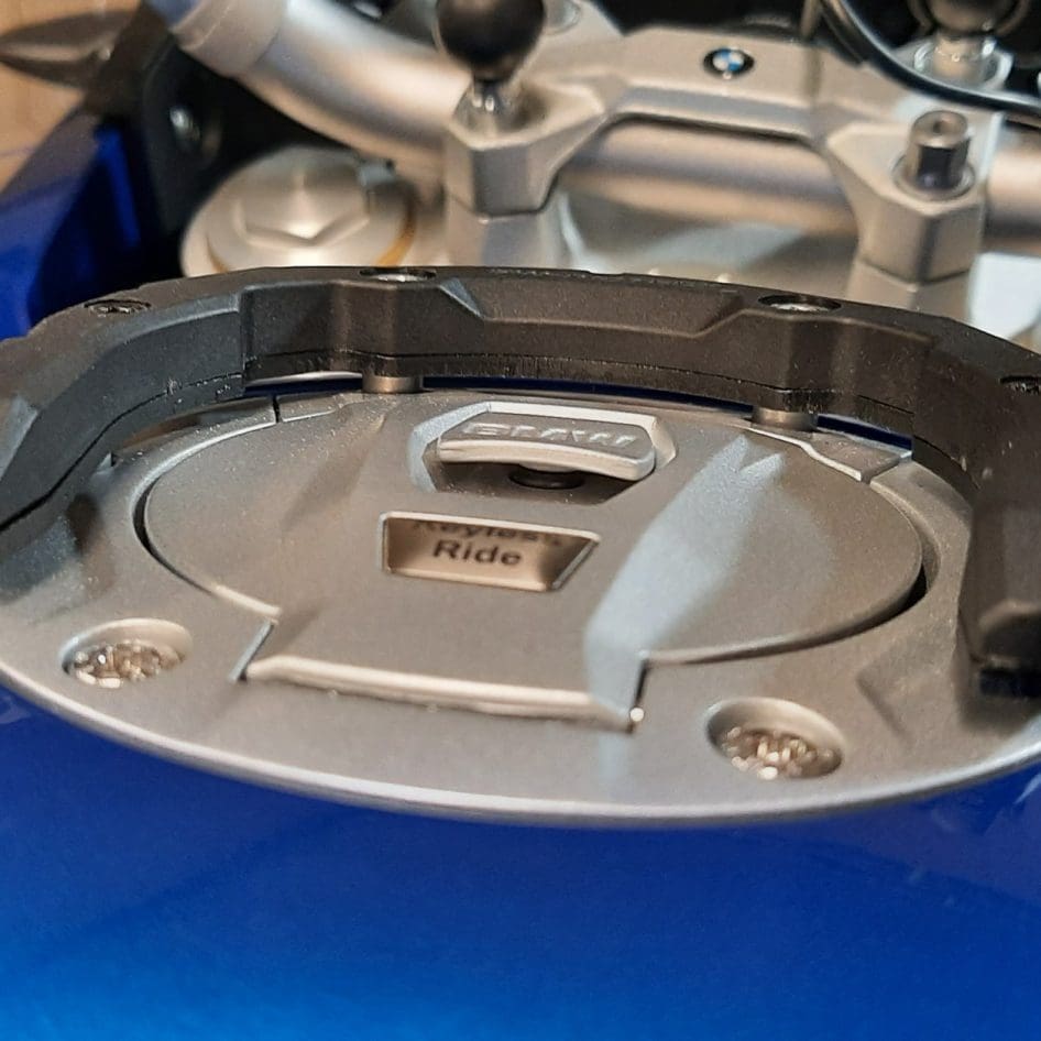 [REVIEW] SW-Motech Pro GS Tank Bag & Pro Tank Ring Kit