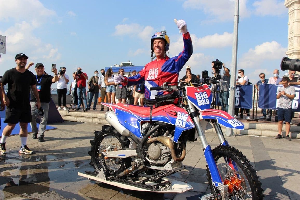 Robbie Maddison Proves Motorcycles Work On Water - webBikeWorld