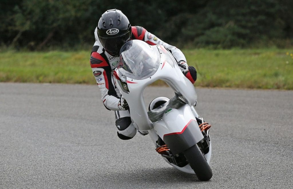 White Motorcycle Concepts WMC250EV All Set To Break Land Speed Record ...