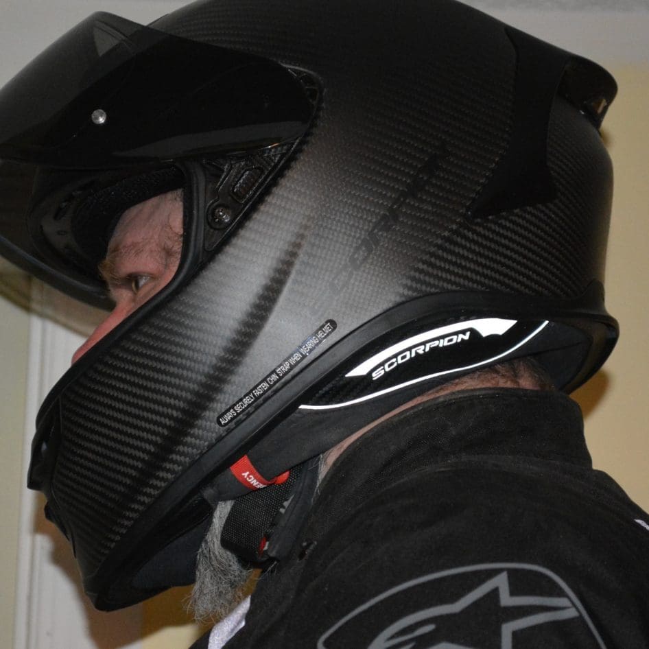 [REVIEW] Scorpion EXO-R1 Air Carbon