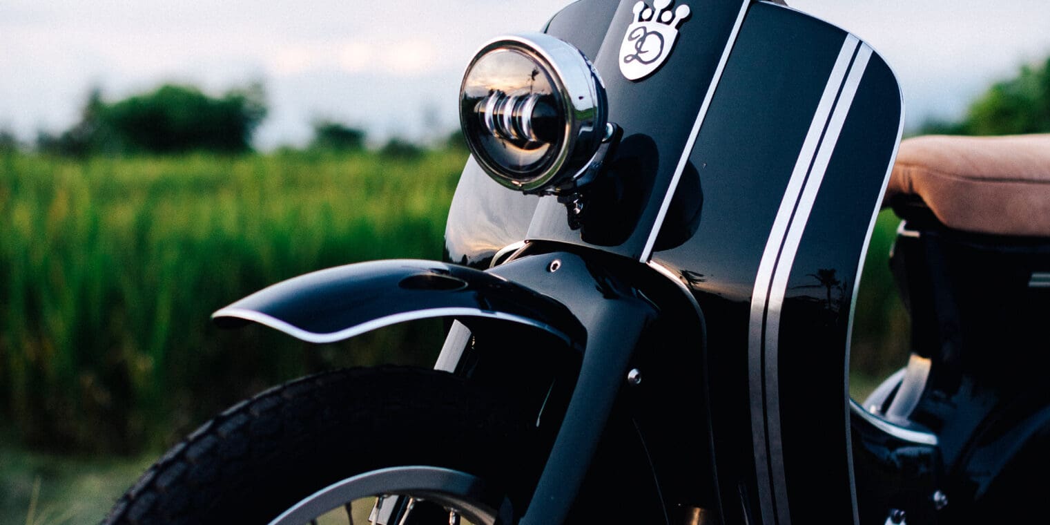 Custom Eye Candy: A Suave Honda Cub Courtesy of Deus Customs - webBikeWorld
