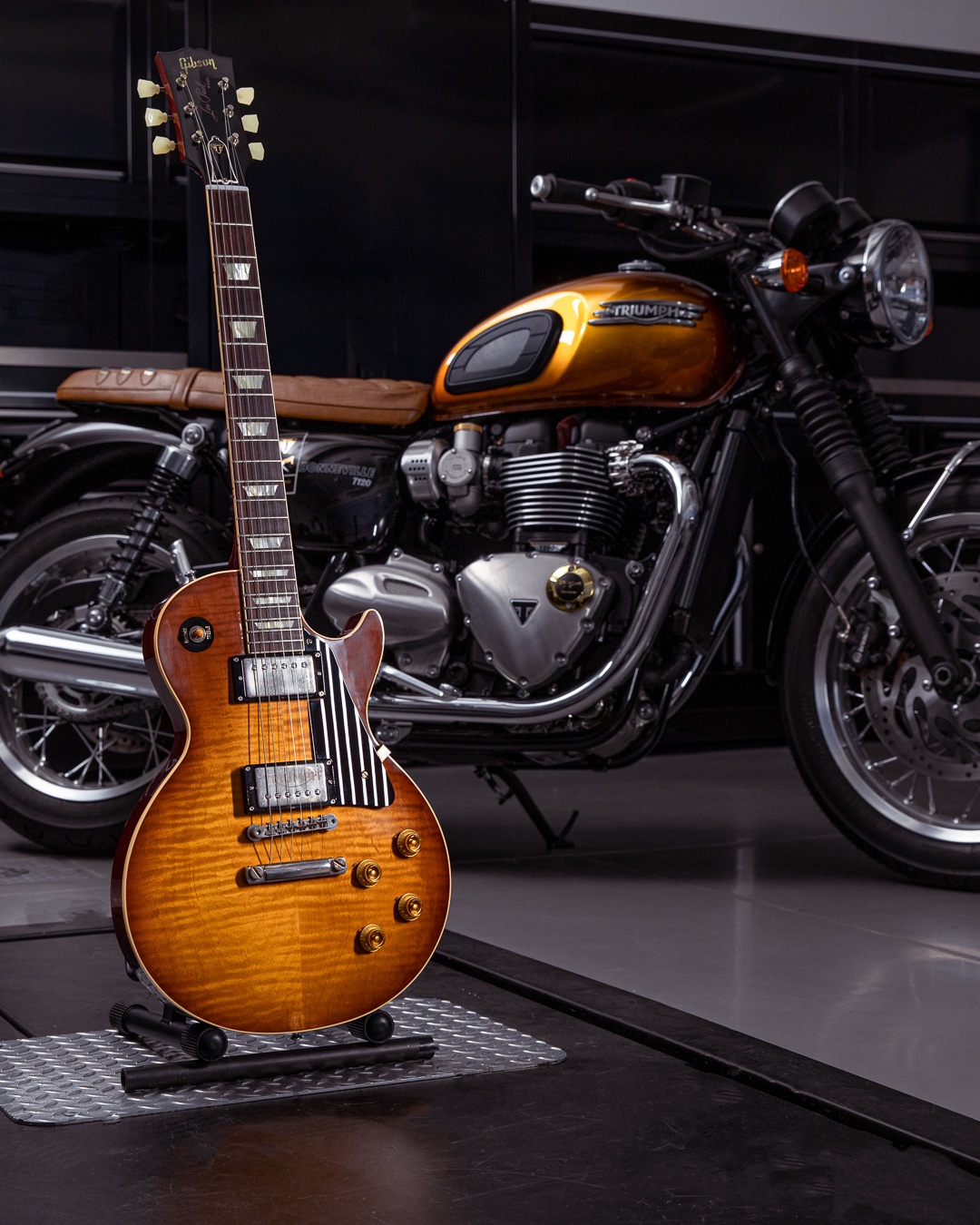 Triumph and Gibson Augment DGR Prizes - webBikeWorld