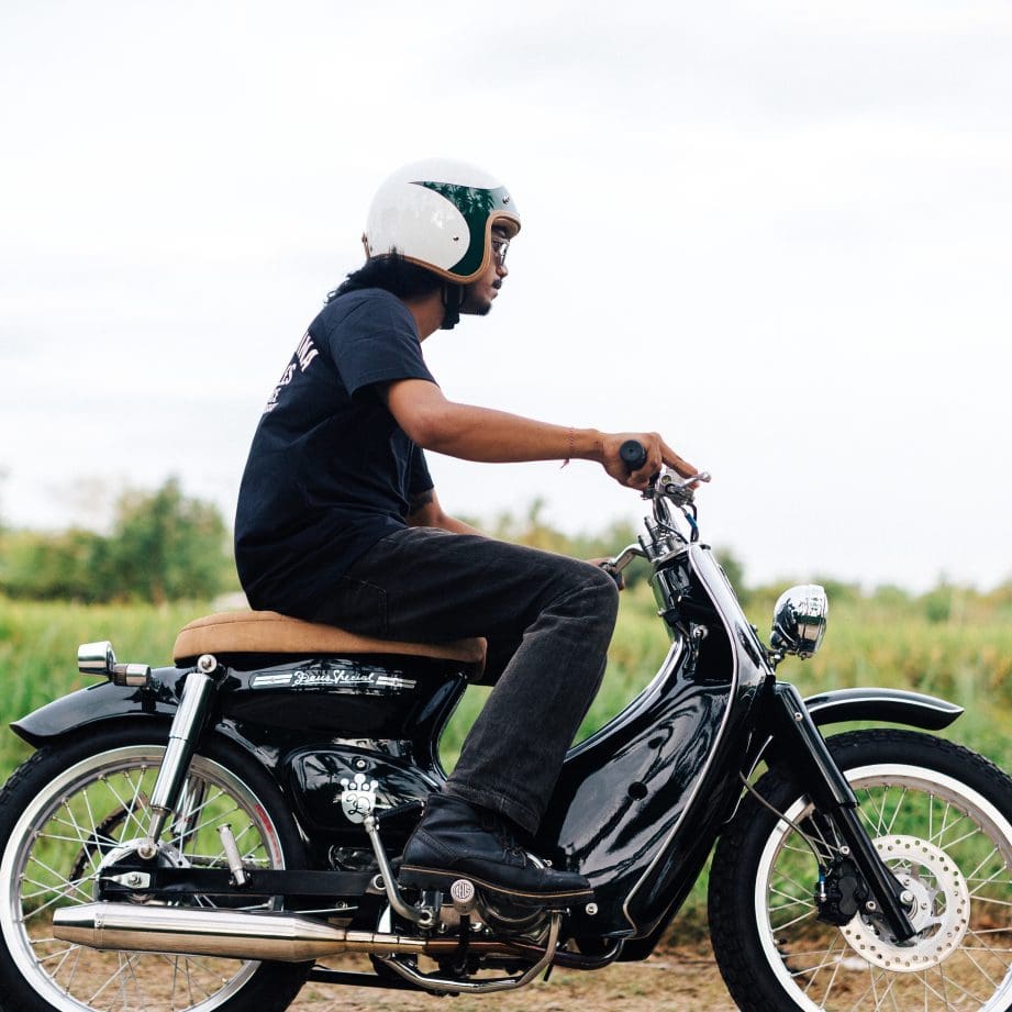 Custom Eye Candy: A Suave Honda Cub Courtesy of Deus Customs - webBikeWorld