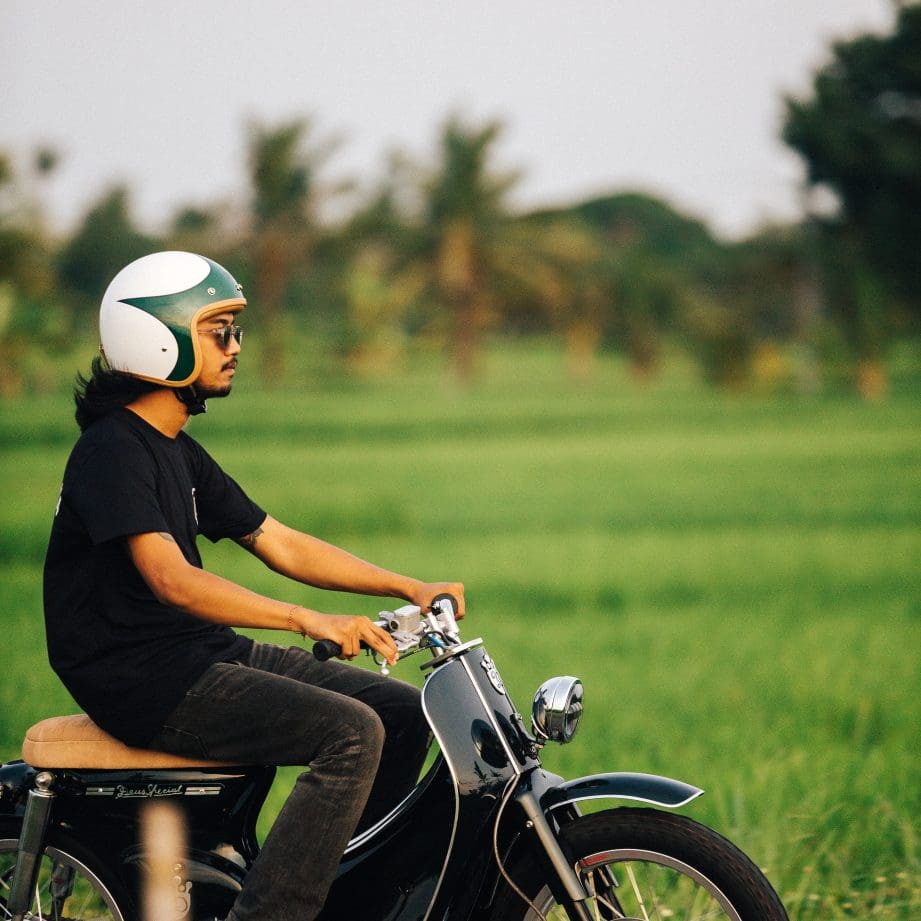 Custom Eye Candy: A Suave Honda Cub Courtesy of Deus Customs - webBikeWorld