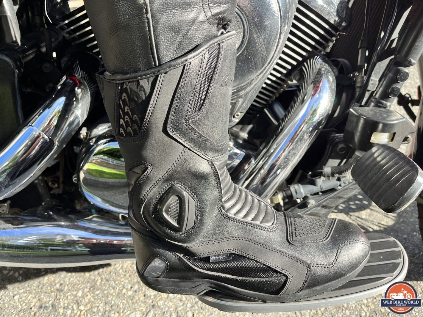 Kronox Lanin Motorcycle Boots "Feet In" Review - webBikeWorld