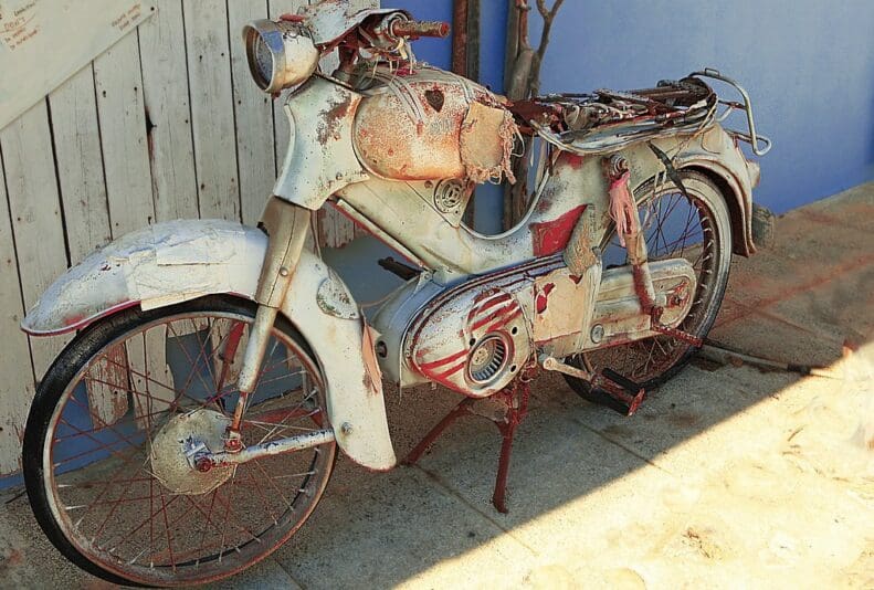 ROCKET FROM THE CRYPT: How to Revive a Junk Motorcycle