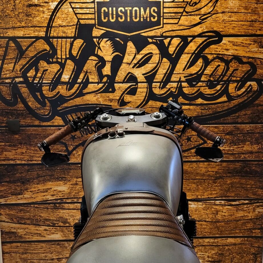 Custom Eye Candy: Redesigned CB750 RC42 is "Our Last Honda" - webBikeWorld