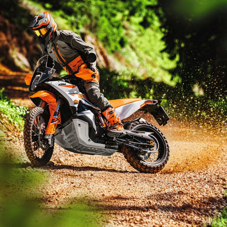KTM Refreshes the 890 Adventure R for 2023 - webBikeWorld