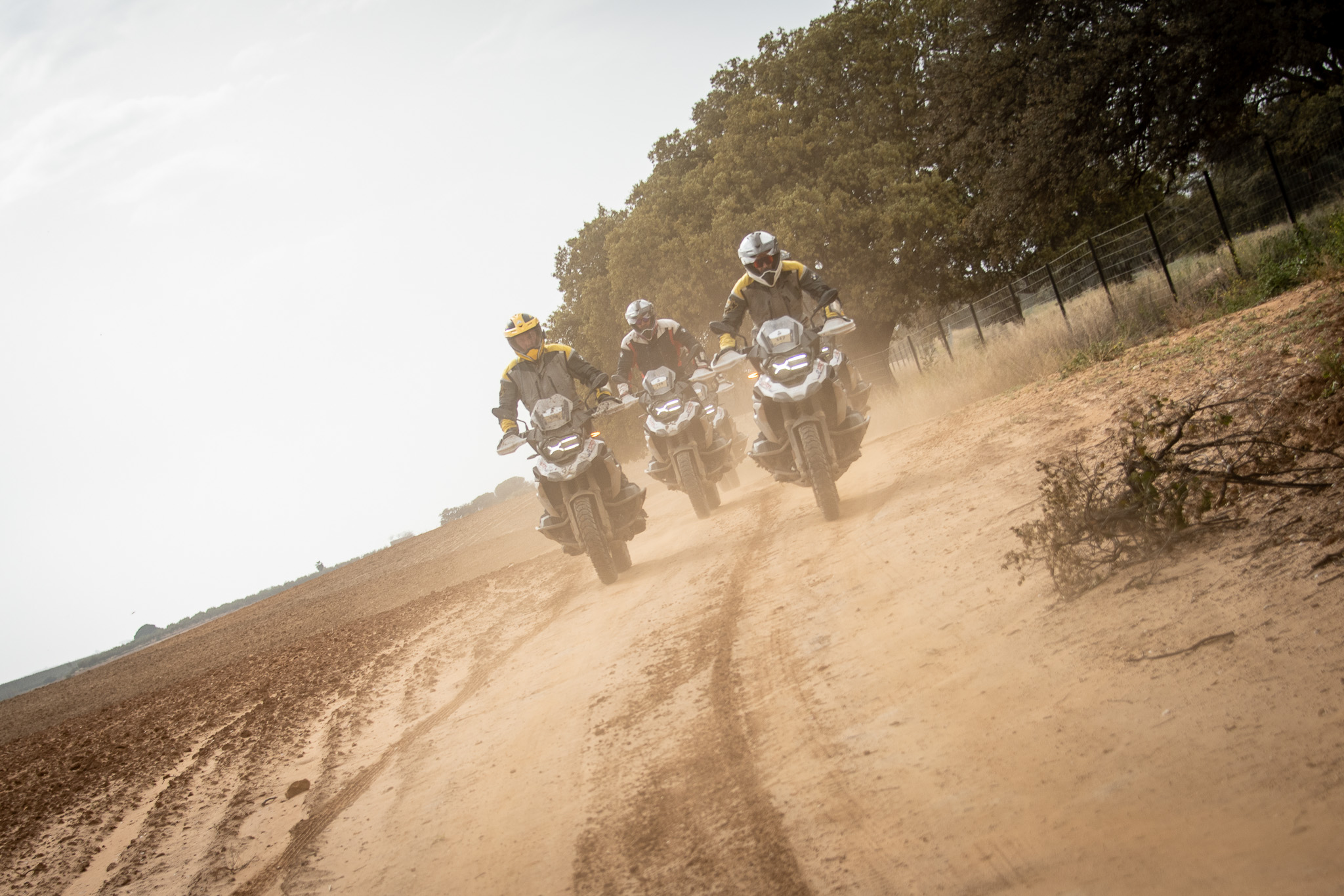 How to Deal With Dust While You Ride - webBikeWorld