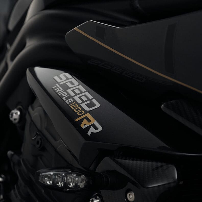 Triumph: The Speed Triple RR Bond Edition - webBikeWorld