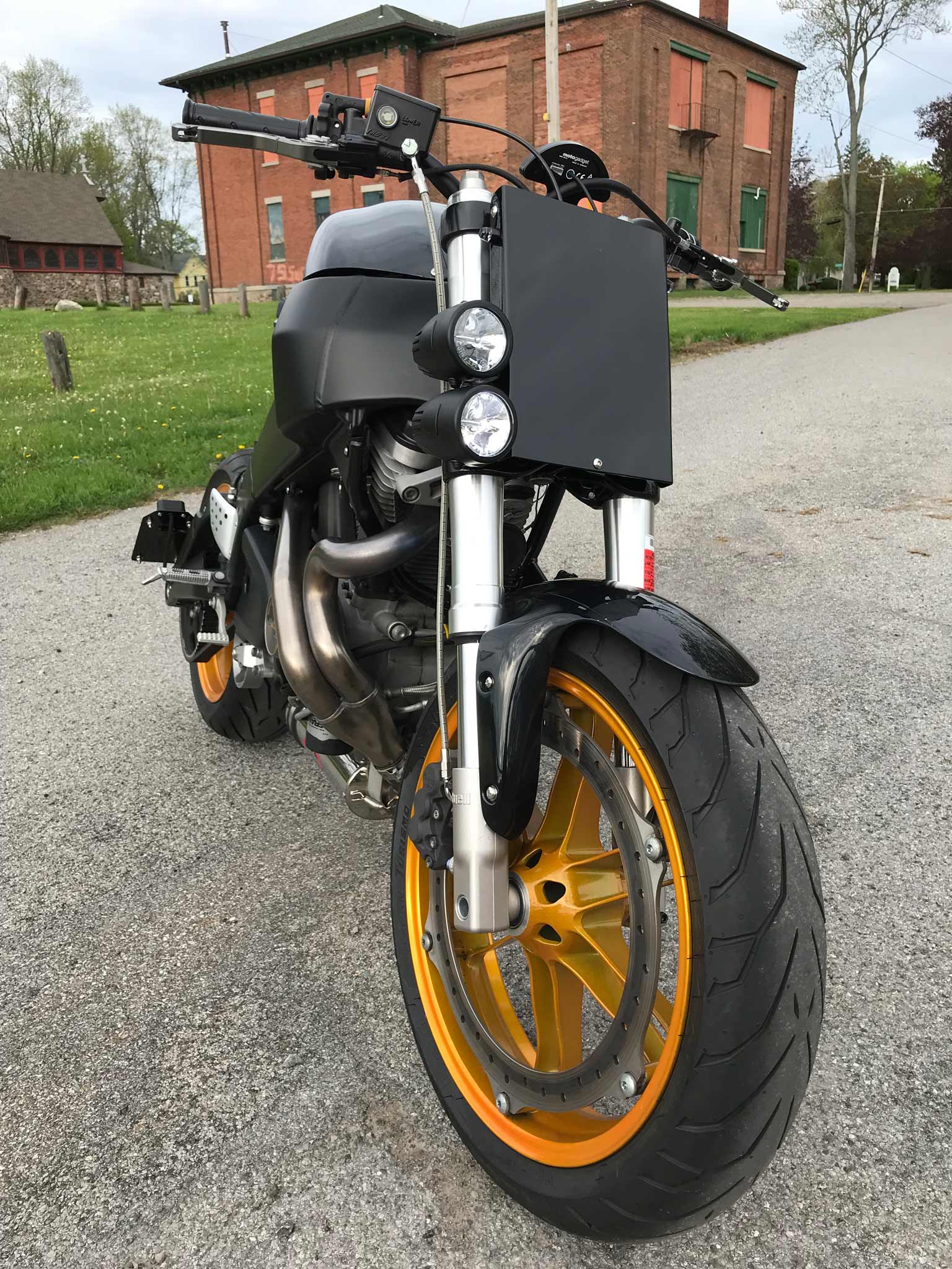 Custom Eye Candy: ‘Project Black’ - Rewiring a Firebolt for Funzies ...