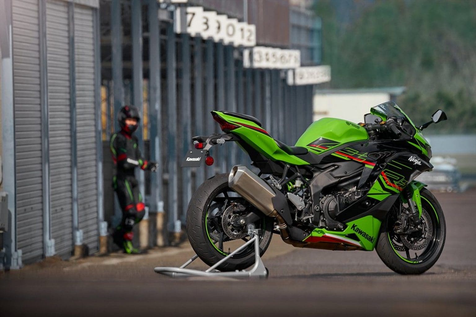 2023 Kawasaki Ninja ZX-4RR [Specs, Features, Photos]