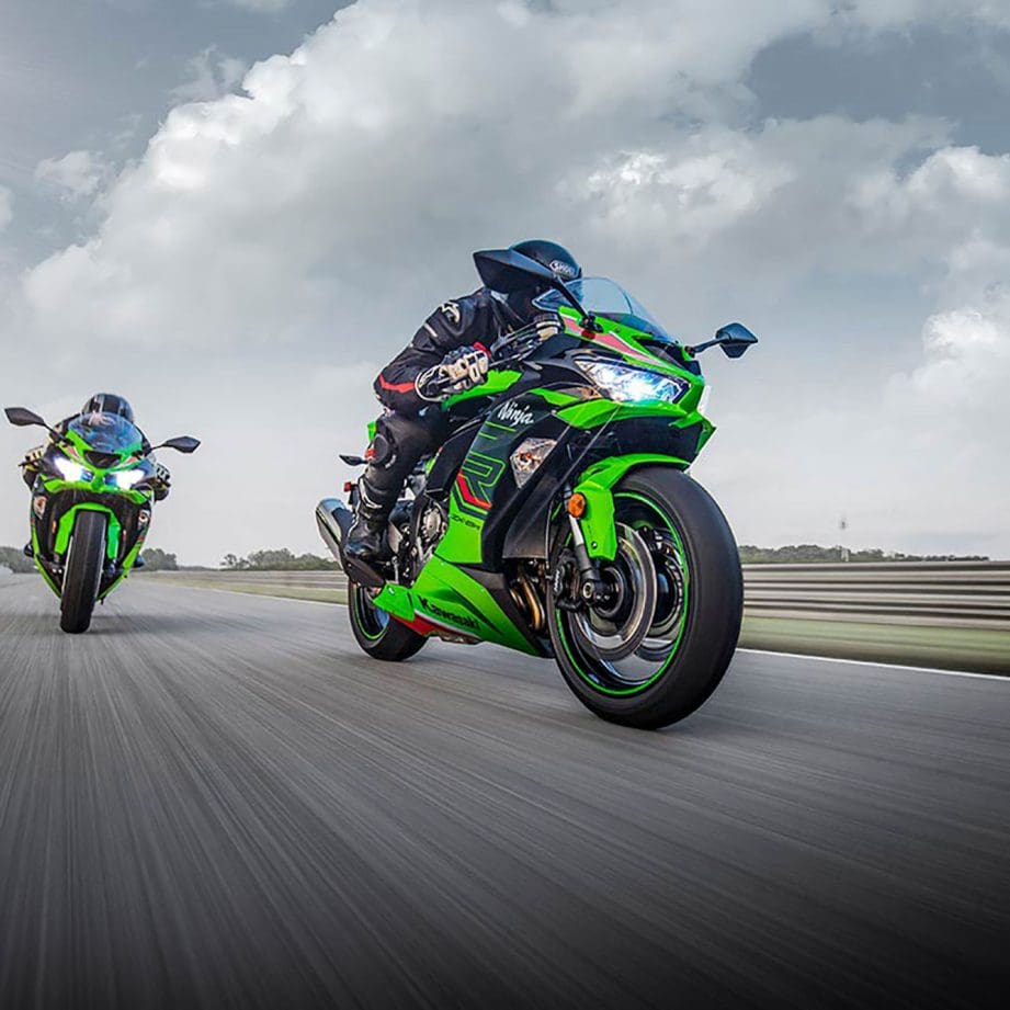 2023 BMW M 1000RR [Specs, Features, Photos]