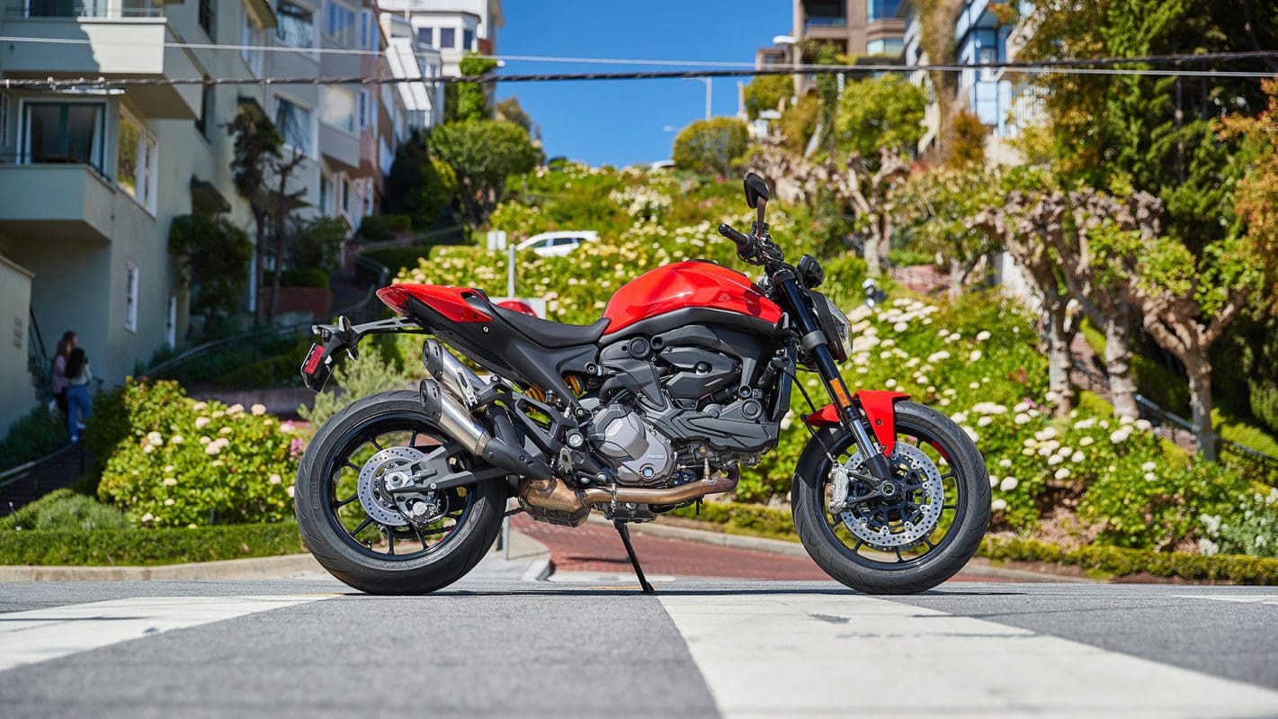 2023 Ducati Monster Plus / SP [Specs, Features, Photos]