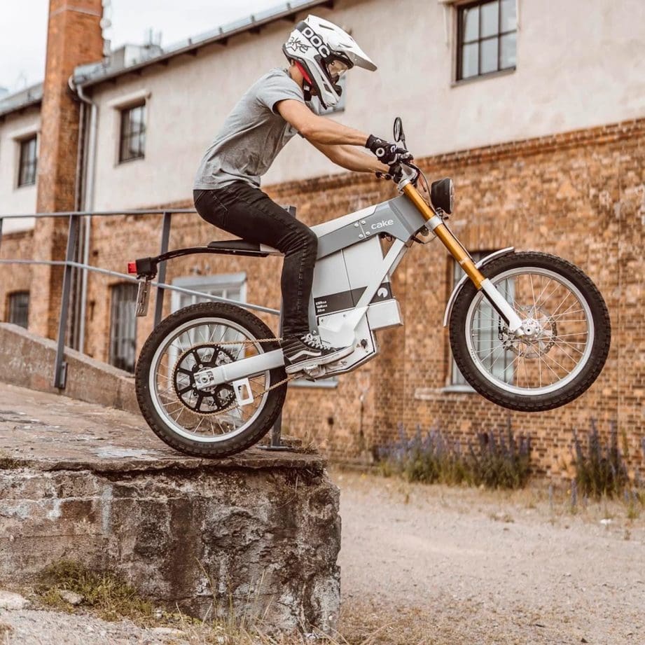 CAKE Makes Global Top 12 Breakthrough Brands of 2023 - webBikeWorld