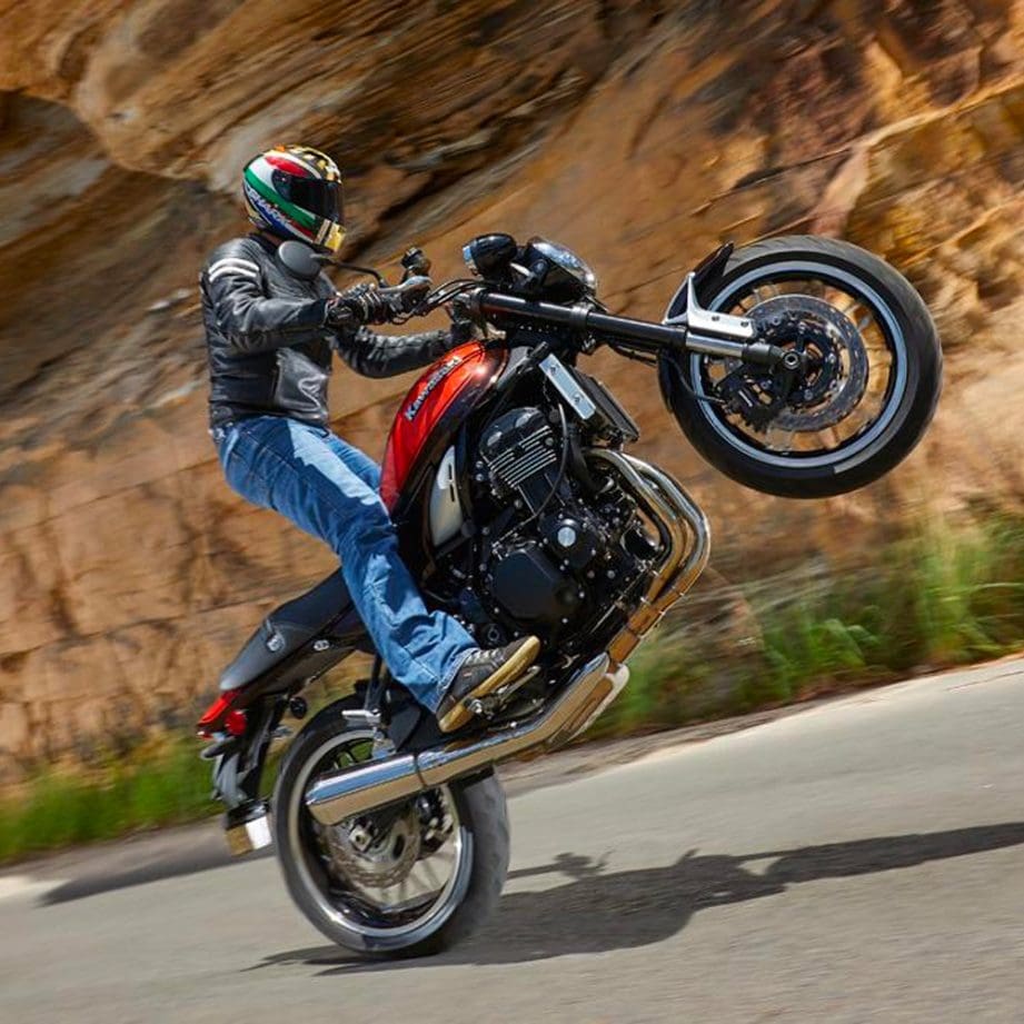 Stopping your motorcycle properly takes practice - webBikeWorld