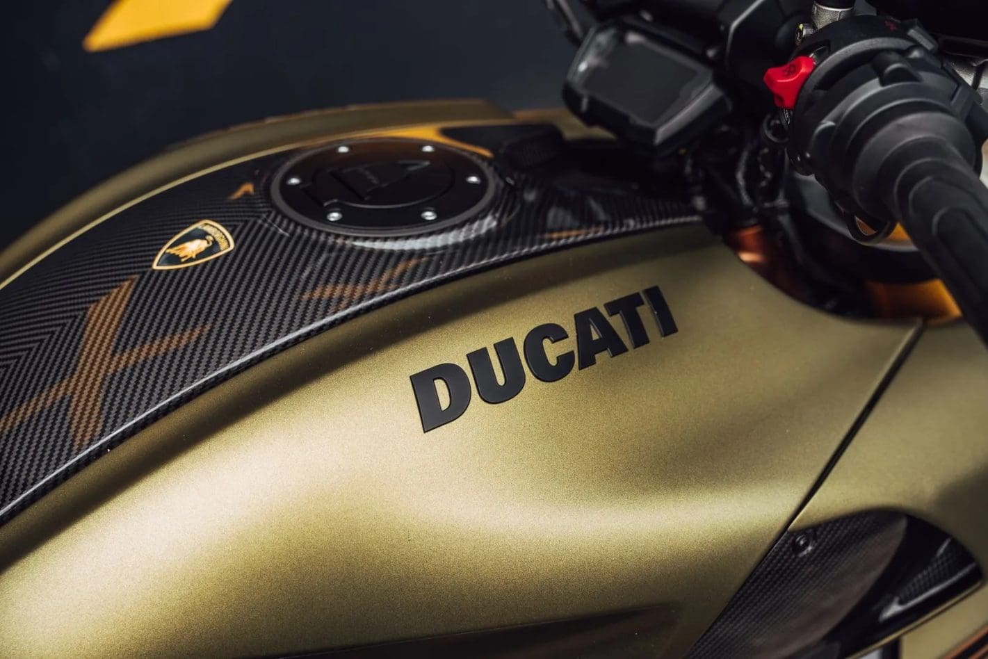 FOR SALE: 2021 Ducati Diavel 1260 Lamborghini - webBikeWorld