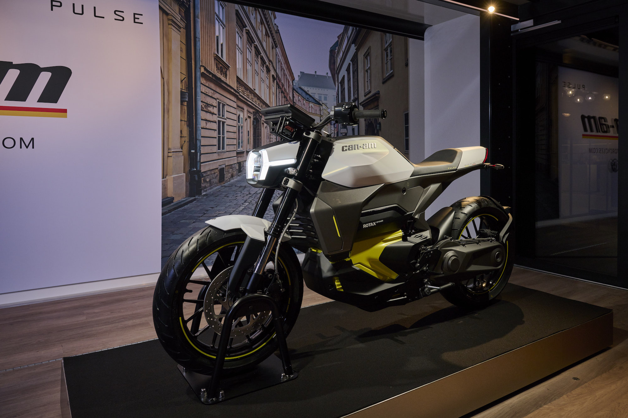 Fast Flicks: "The Future Starts Here" (2023) - webBikeWorld