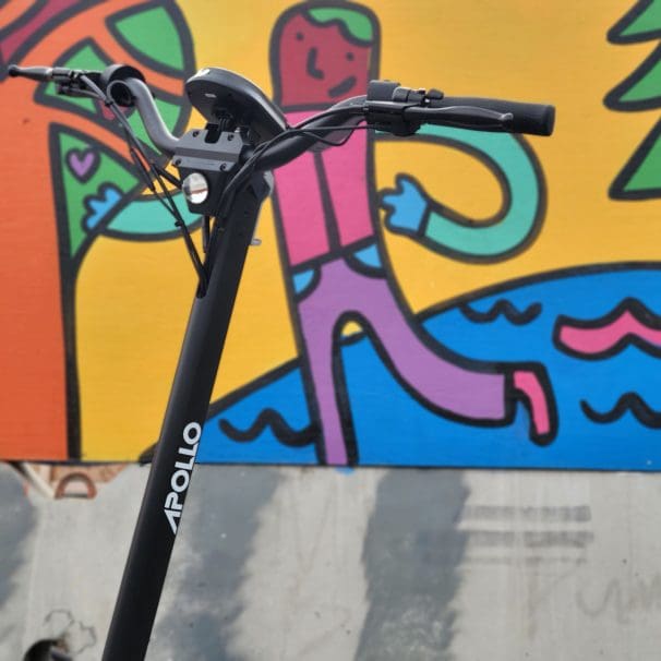 2023 Apollo Phantom V3 Electric Scooter Hands-On Review - webBikeWorld