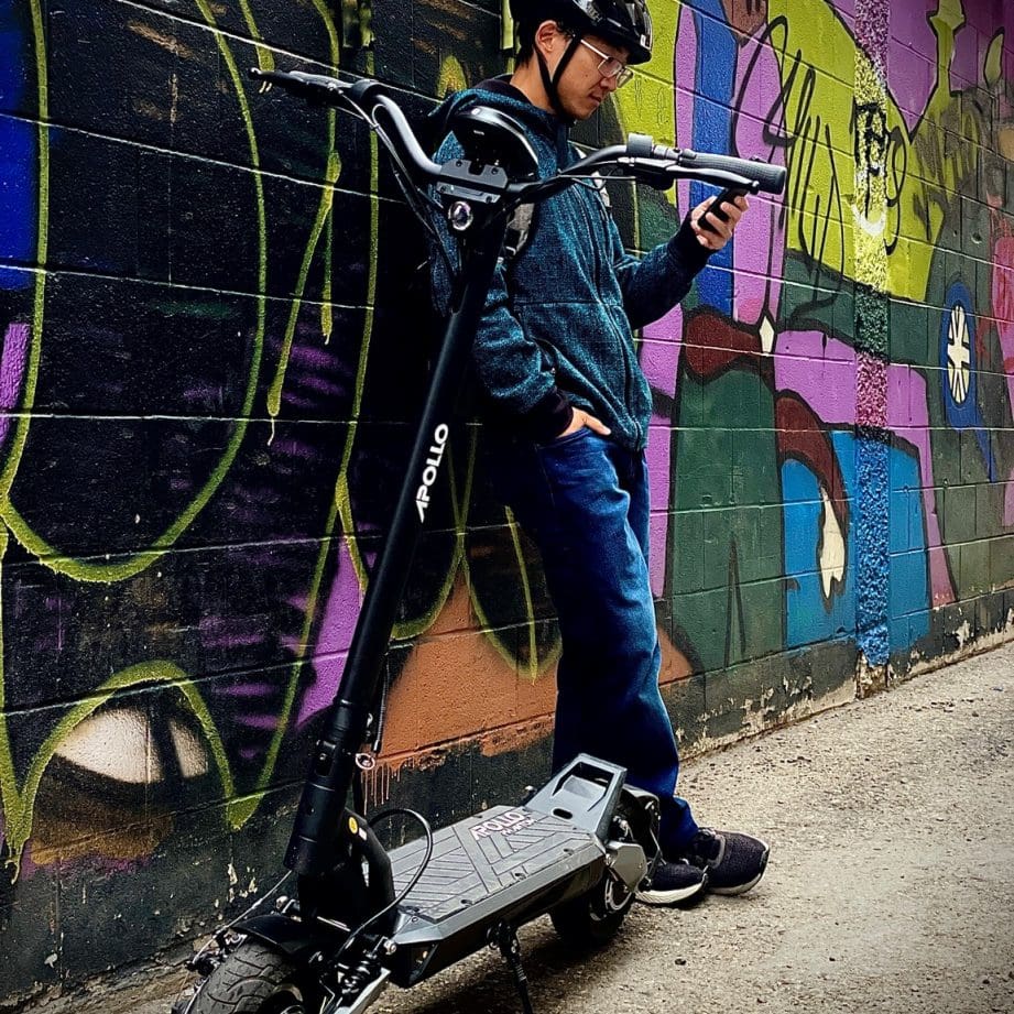 2023 Apollo Phantom V3 Electric Scooter Hands-On Review - webBikeWorld