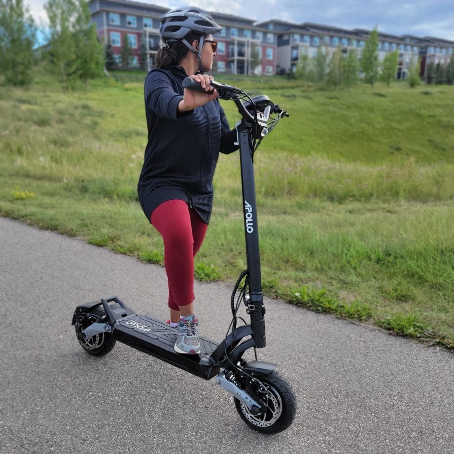 2023 Apollo Phantom V3 Electric Scooter Hands-On Review - webBikeWorld