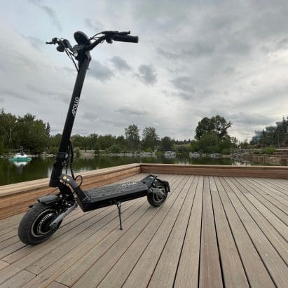 2023 Apollo Phantom V3 Electric Scooter Hands-On Review - webBikeWorld