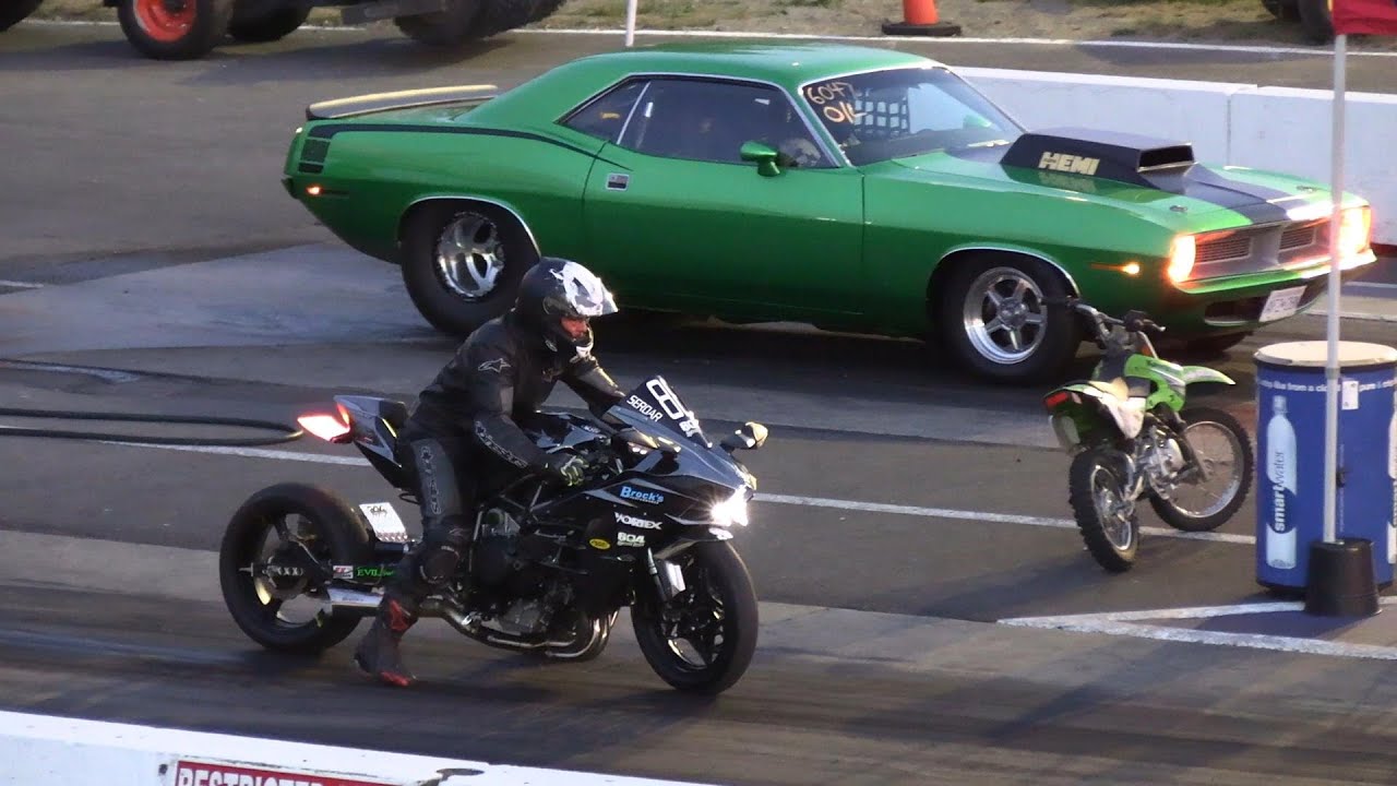 Kawasaki H2R Ninja Drag Races A Modified Plymouth Hemi ‘Cuda - webBikeWorld
